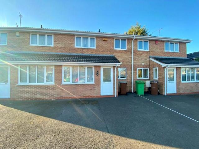 3 Bedroom Property To Rent In £ Pppw, Falcon Close, Lenton, NG7