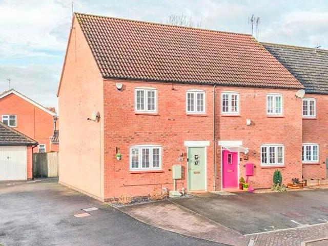 3 Bedroom Property To Rent In Roman Close, Loughborough, LE12