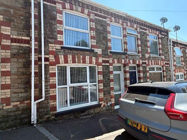 3 Bedroom Property To Rent In Station Road, Ammanford, SA18