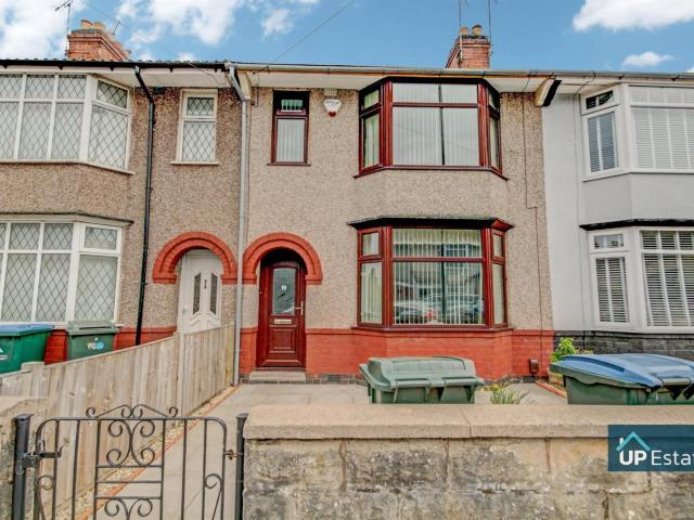 3 bedroom property to rent on Wycliffe Road West, Coventry