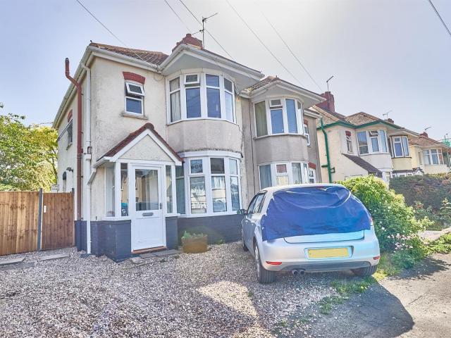3 bedroom property to rent on Eskdale Road, Hinckley