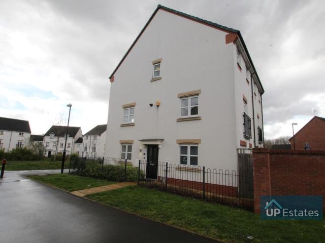 3 bedroom property to rent on Grenadier Drive, Coventry