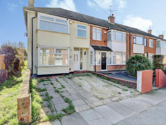 3 bedroom property to rent on Sunnybank Avenue, Coventry