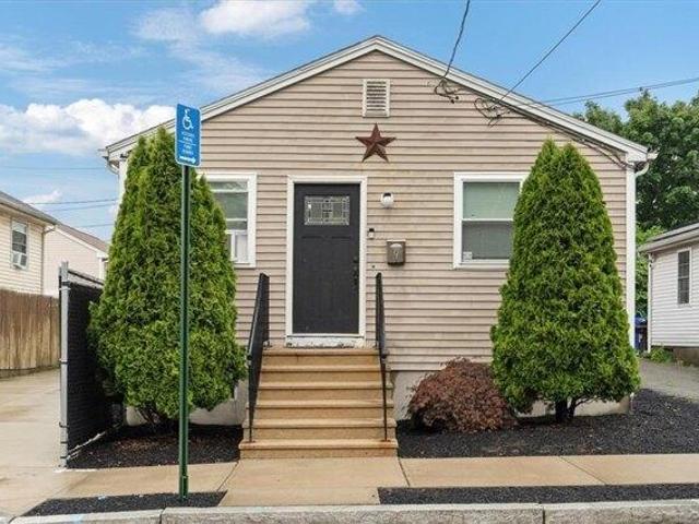 3 bedroom, Providence RI 02907 105092933