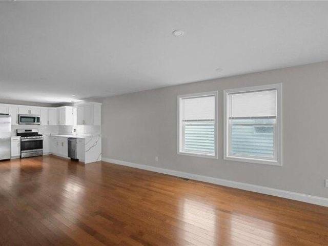 3 bedroom, Providence RI 02907 105156771