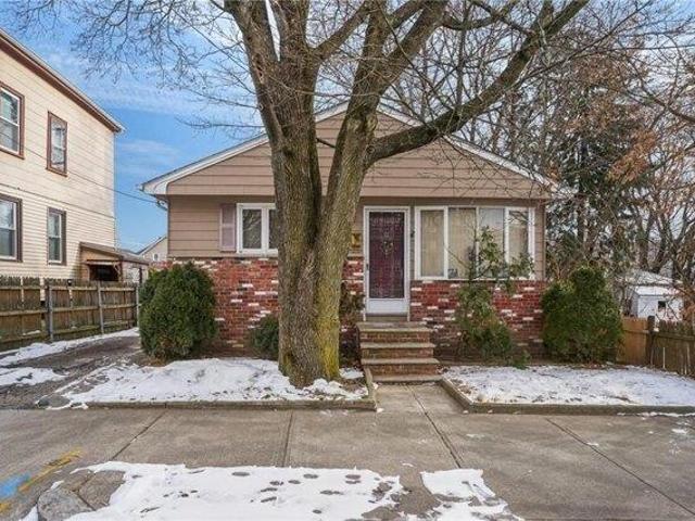 3 bedroom, Providence RI 02904 LS102530333