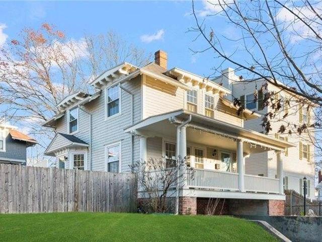 3 bedroom, Providence RI 02906 LS102779284