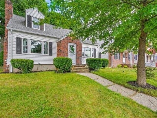 3 bedroom, Providence RI 02908 104835099