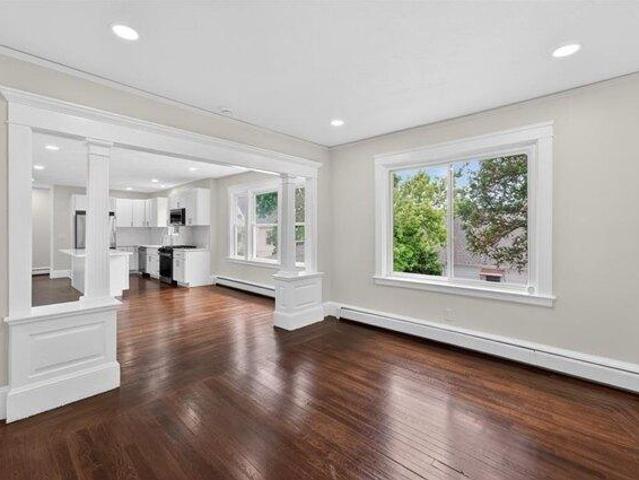 3 bedroom, Providence RI 02908 105125793