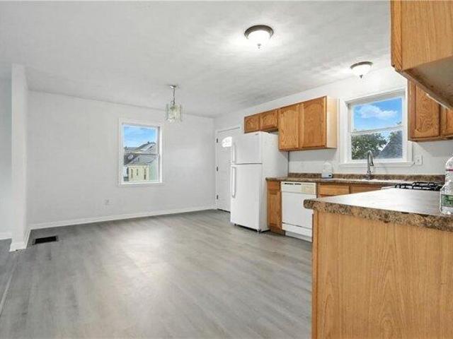 3 bedroom, Providence RI 02908 LS102090291