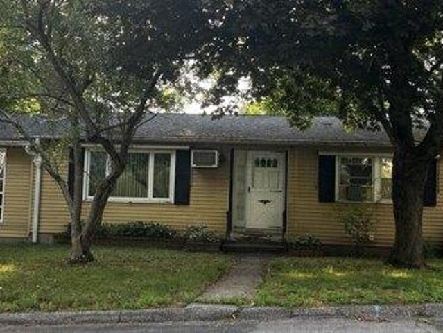 3 bedroom, Putnam CT 06260 104790630