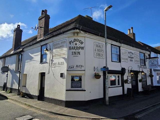 3 Bedroom Pub Commercial