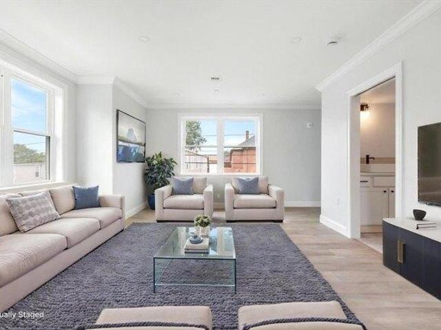 3 bedroom, Quincy MA 02169 104692230