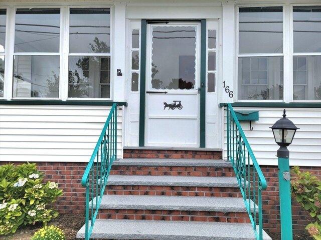 3 bedroom, Quincy MA 02170 105160120