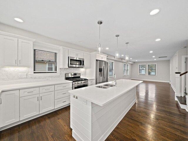 3 bedroom, Quincy MA 02171 102283855