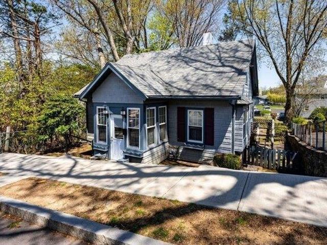 3 bedroom, Quincy MA 02171 102343981