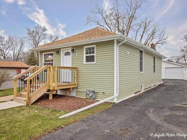3 bedroom, Round Lake Beach IL 60073 90940805