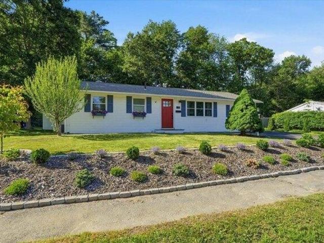 3 bedroom, Rockland MA 02370 103931650