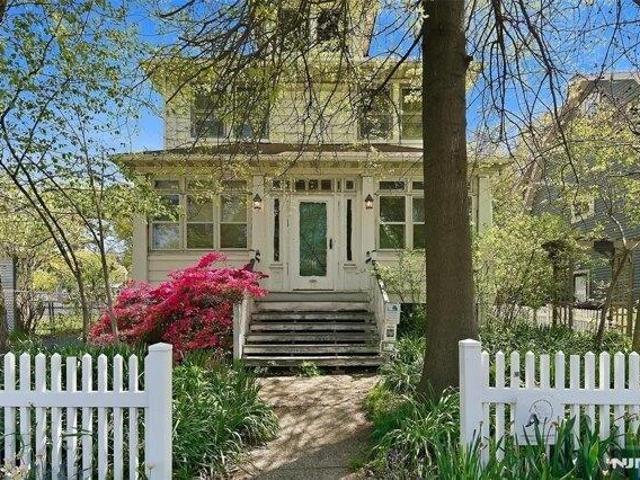 3 bedroom, Rochelle Park NJ 07662 102313909