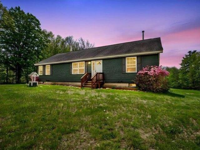 3 bedroom, Rochester NH 03867 LS102825792