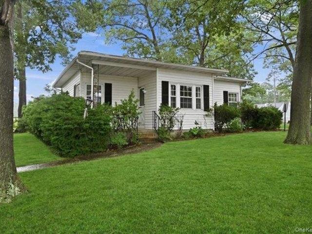 3 bedroom, Ronkonkoma NY 11779 104921379