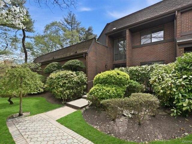 3 bedroom, Roslyn NY 11576 103620475