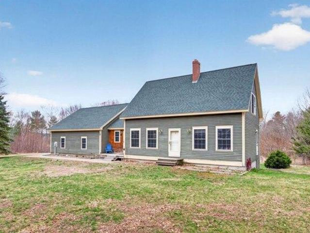 3 bedroom, Raymond ME 04071 104811479