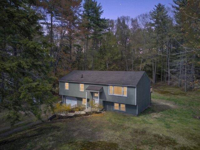 3 bedroom, Raymond NH 03077 102280531