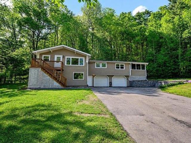 3 bedroom, Raymond NH 03077 LS102776957