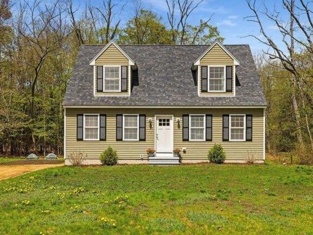 3 bedroom, Raymond NH 03077 LS102724421
