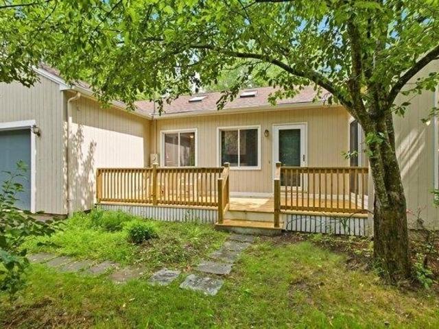 3 bedroom, Raymond NH 03077 LS103033351
