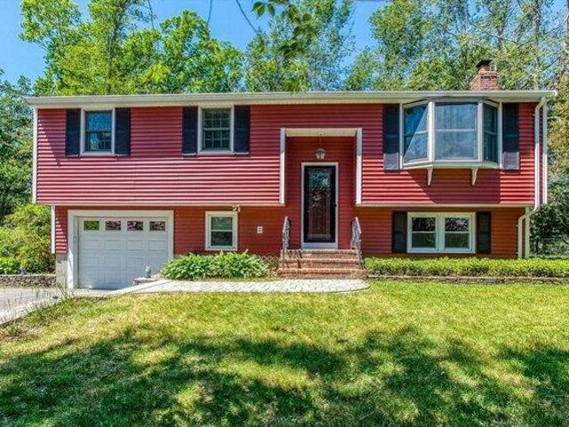 3 bedroom, Raynham MA 02767 103033328