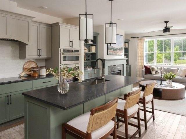 3 bedroom, Raynham MA 02767 104571660