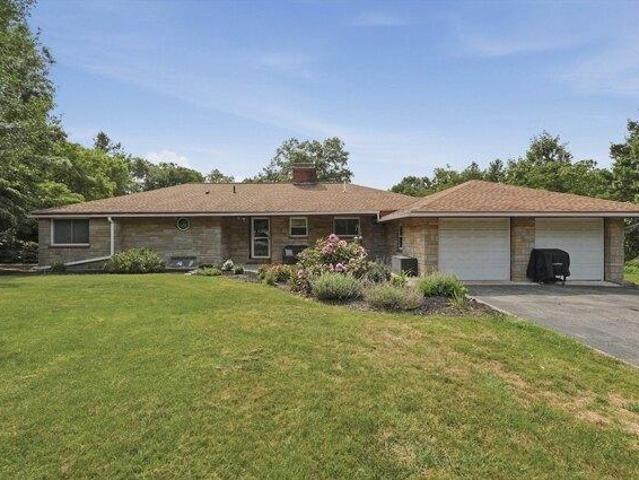 3 bedroom, Raynham MA 02767 105126935