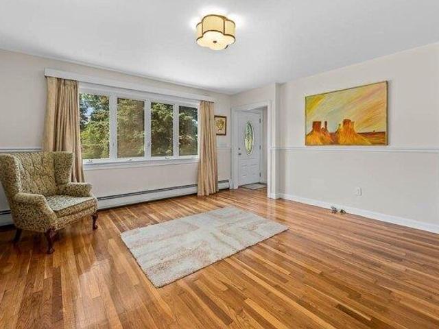 3 bedroom, Raynham MA 02767 105156805