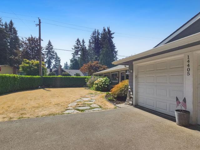 3 Bedroom Rambler Near Totem Lake with Large Yard