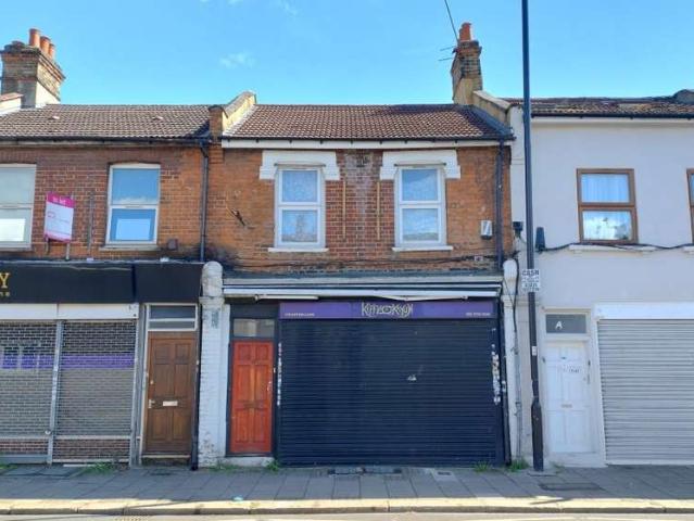 3 Bedroom Retail Property high Street Commercial
