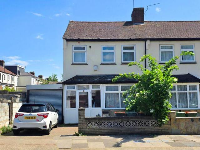 3 bedroom retirement property for sale