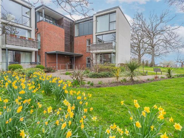 3 bedroom retirement property for sale