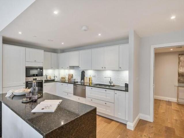 3 bedroom retirement property for sale in Redland Hill Redland Bristol BS6 6BJ, BS6