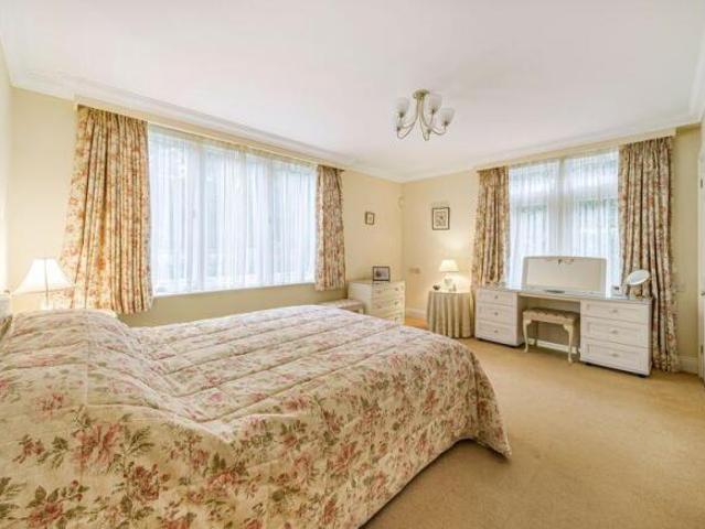 3 bedroom retirement property for sale in Sandbourne Court, West Overcliff Drive, Bournemouth, BH4