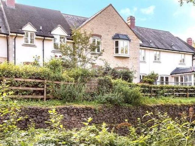3 bedroom retirement property for sale in Stroud Gloucestershire GL5