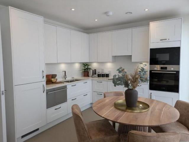 3 bedroom retirement property for rent in Clarence Street, Cheltenham, Gloucestershire, GL50
