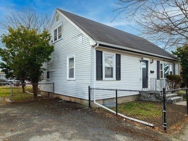 3 bedroom, Revere MA 02151 LS102828438
