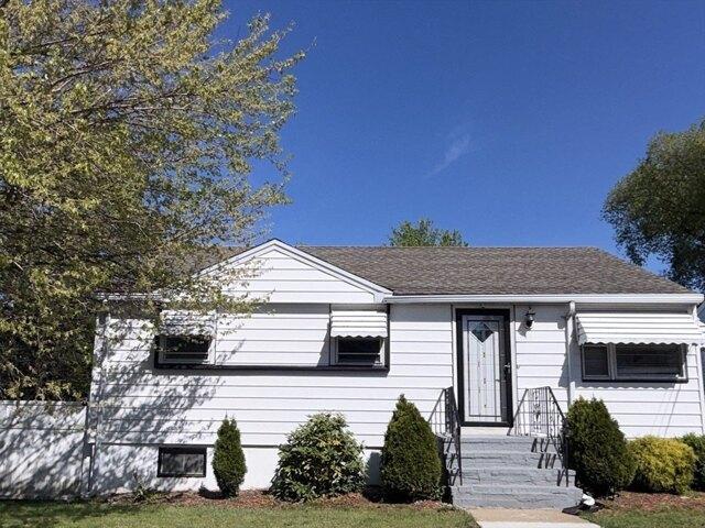 3 bedroom, Revere MA 02151 LS102822708
