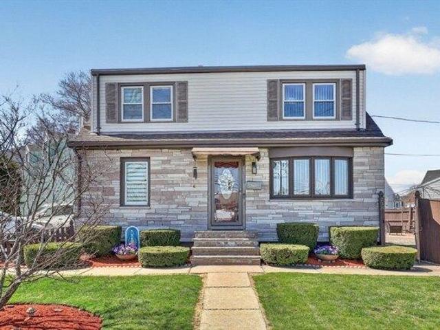 3 bedroom, Revere MA 02151 LS102822735
