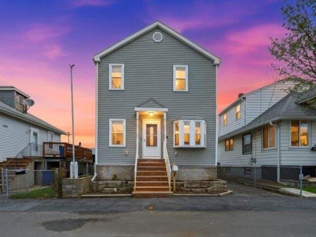 3 bedroom, Revere MA 02151 LS103099313