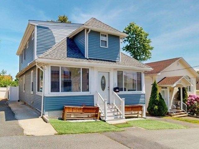 3 bedroom, Revere MA 02151 102823197