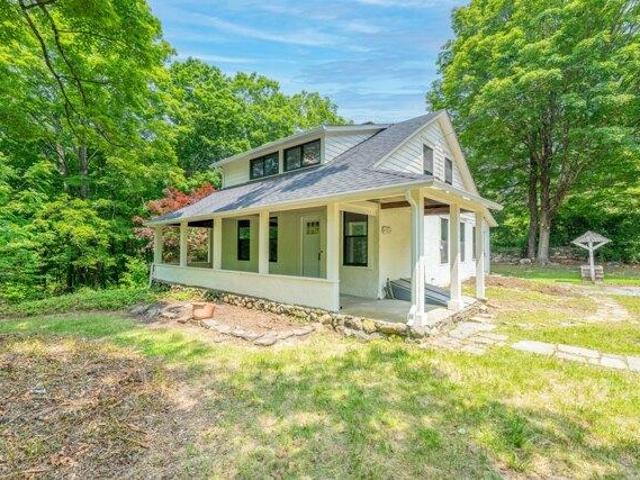 3 bedroom, Redding CT 06896 102347021