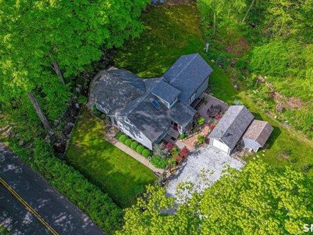 3 bedroom, Redding CT 06896 104831987